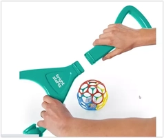 Por R$ 49,00: Chocalho de Empurrar Bright Starts 2 In 1 Roller Sit To ...